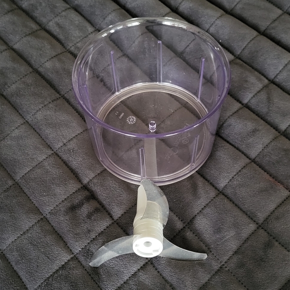 Pampered Chef | Kitchen | Euc Pampered Chef Manuel Food Processor And ...